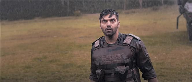 Captain Trailer: Arya takes on a Predator-type alien Tamil Movie, Music ...