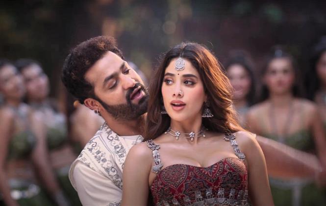 Devara: NTR, Jahnvi set the dance floor on fire with Daavudi! "Telugu Movies, Music, Reviews and ...