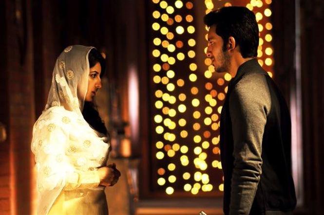 Meendum Oru Kadhal Kadhai movie stills Tamil Movie, Music Reviews and News